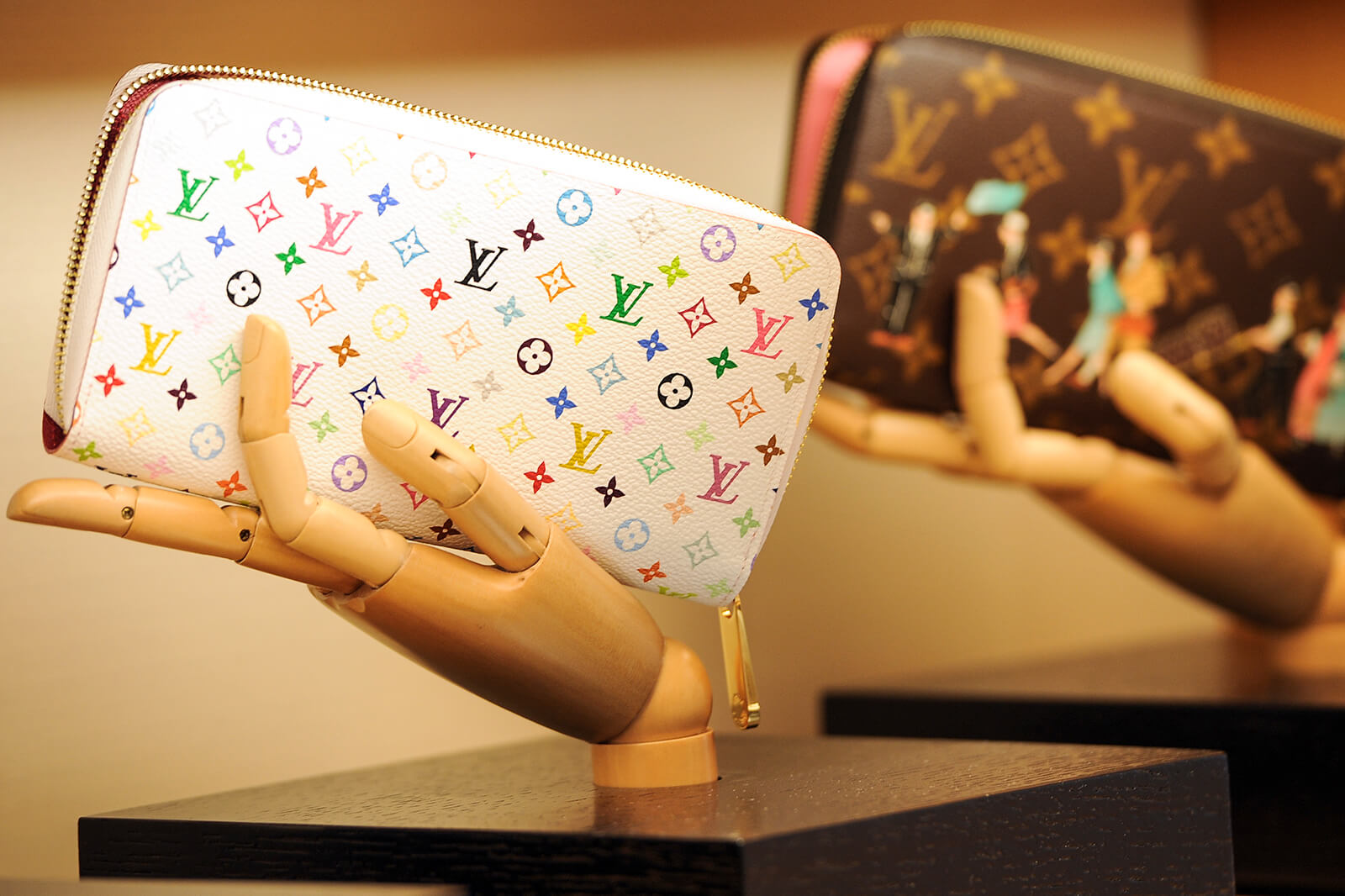 louis-vuittons-wallets-a-statement-of-style-and-elegance | Trendy Digests